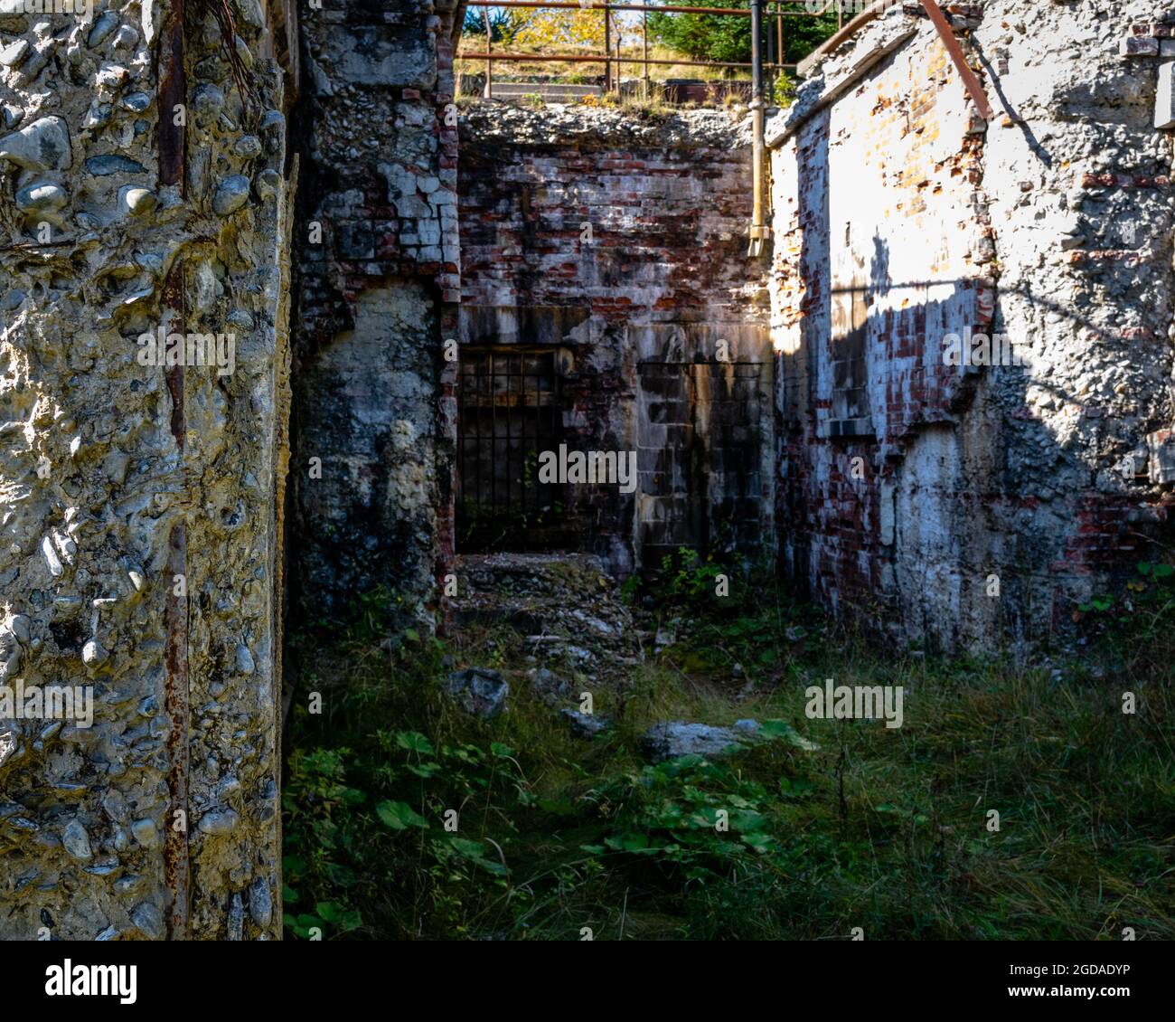 falling apart stone walls of the ramparts at fort ives Stock Photo - Alamy