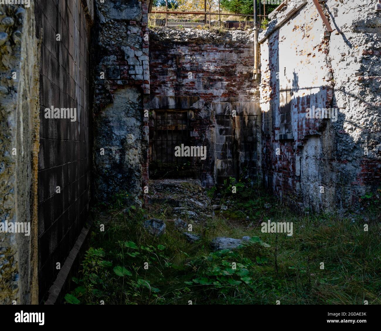 Concrete ramparts hi-res stock photography and images - Alamy