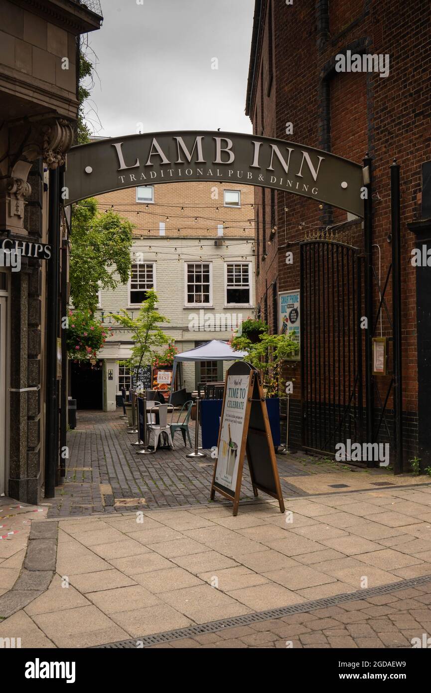 Lamb inn hi-res stock photography and images - Alamy