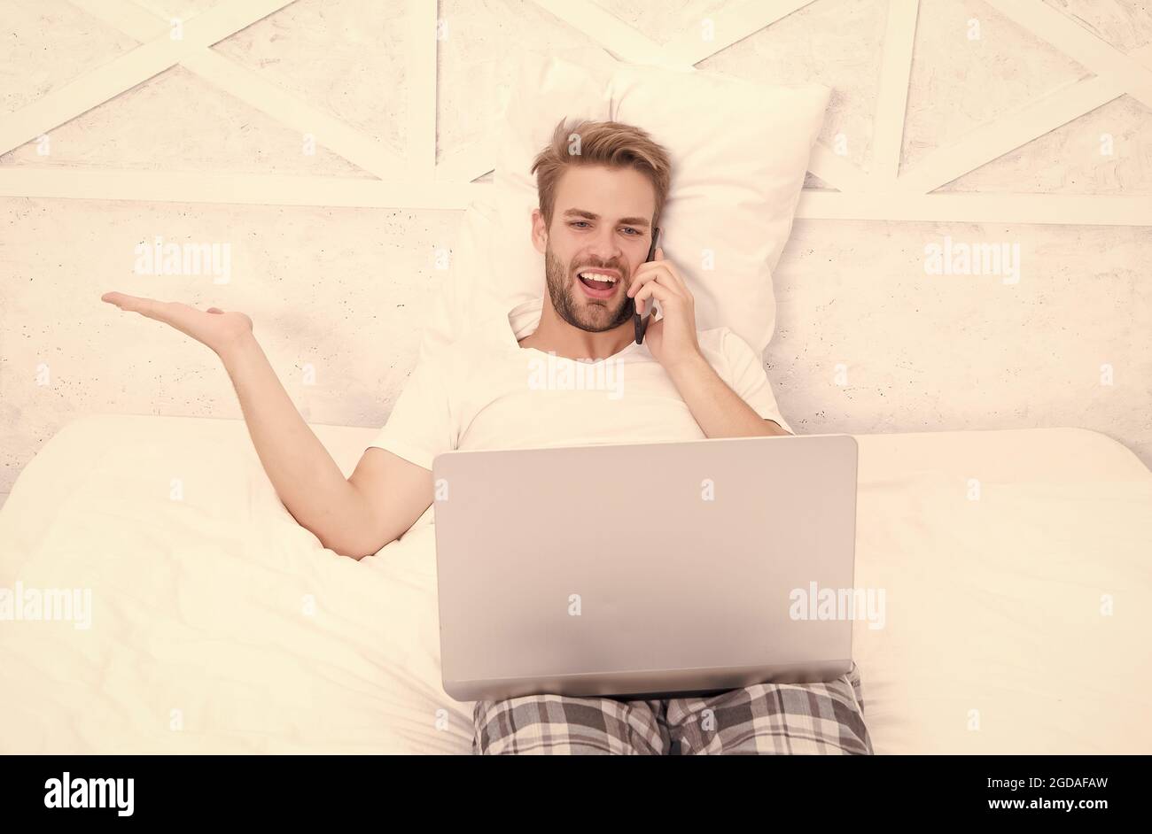 Informal video conference hi-res stock photography and images - Alamy