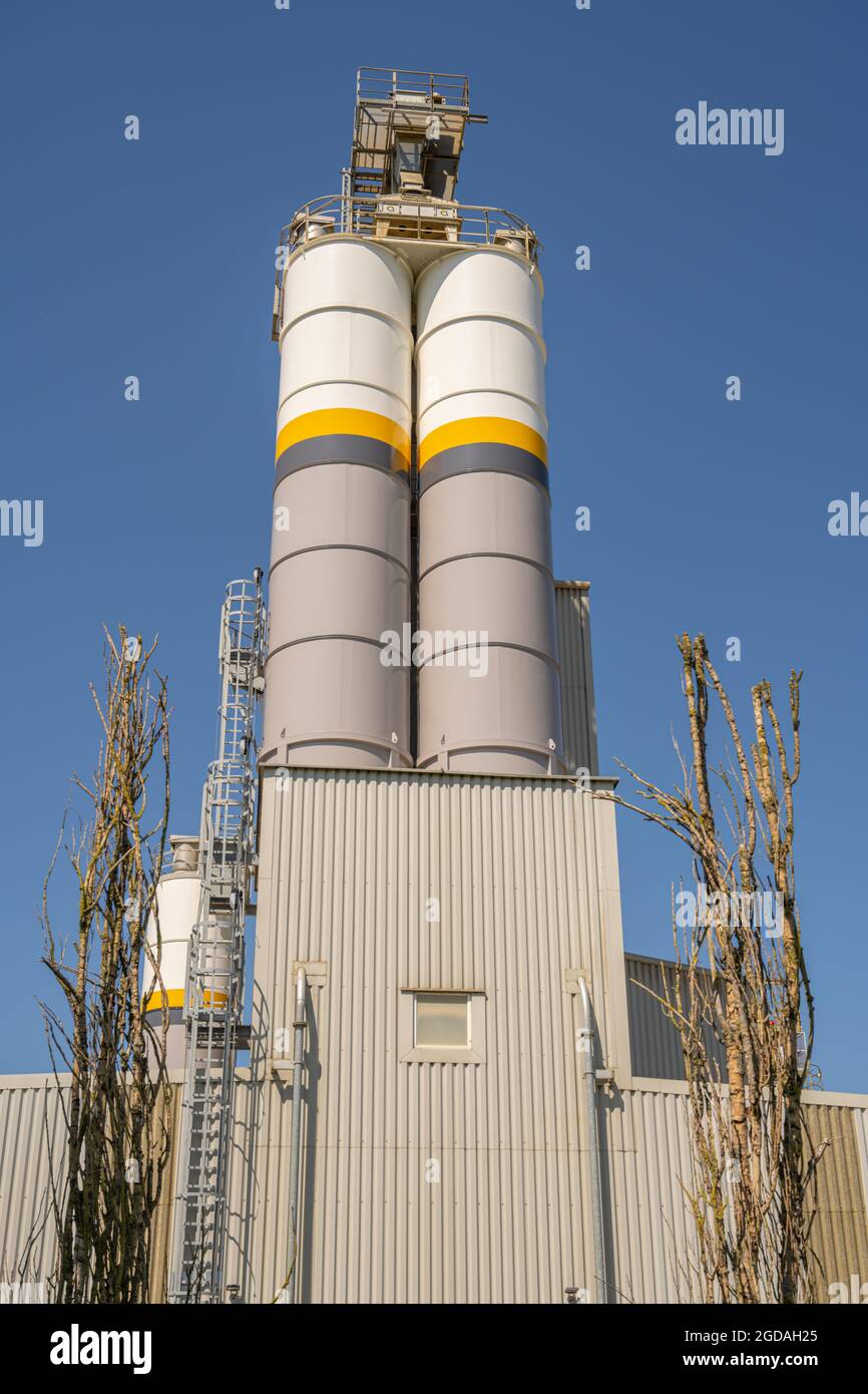 Concrete batching plant at Denton Gravesend Kent Stock Photo - Alamy