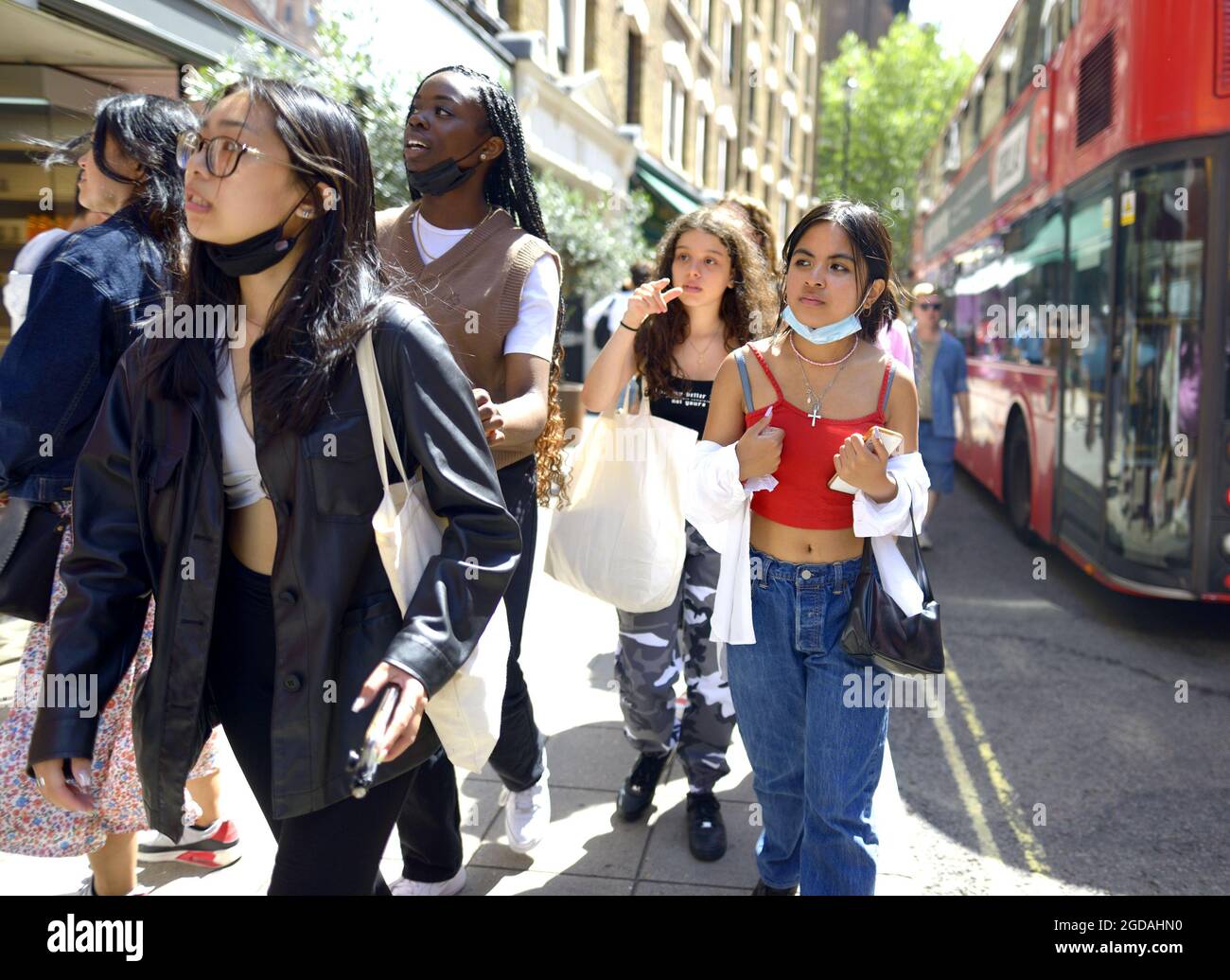 Uk young people hi-res stock photography and images - Alamy