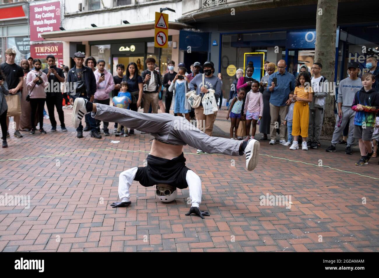 Body Popping High Resolution Stock Photography and Images - Alamy