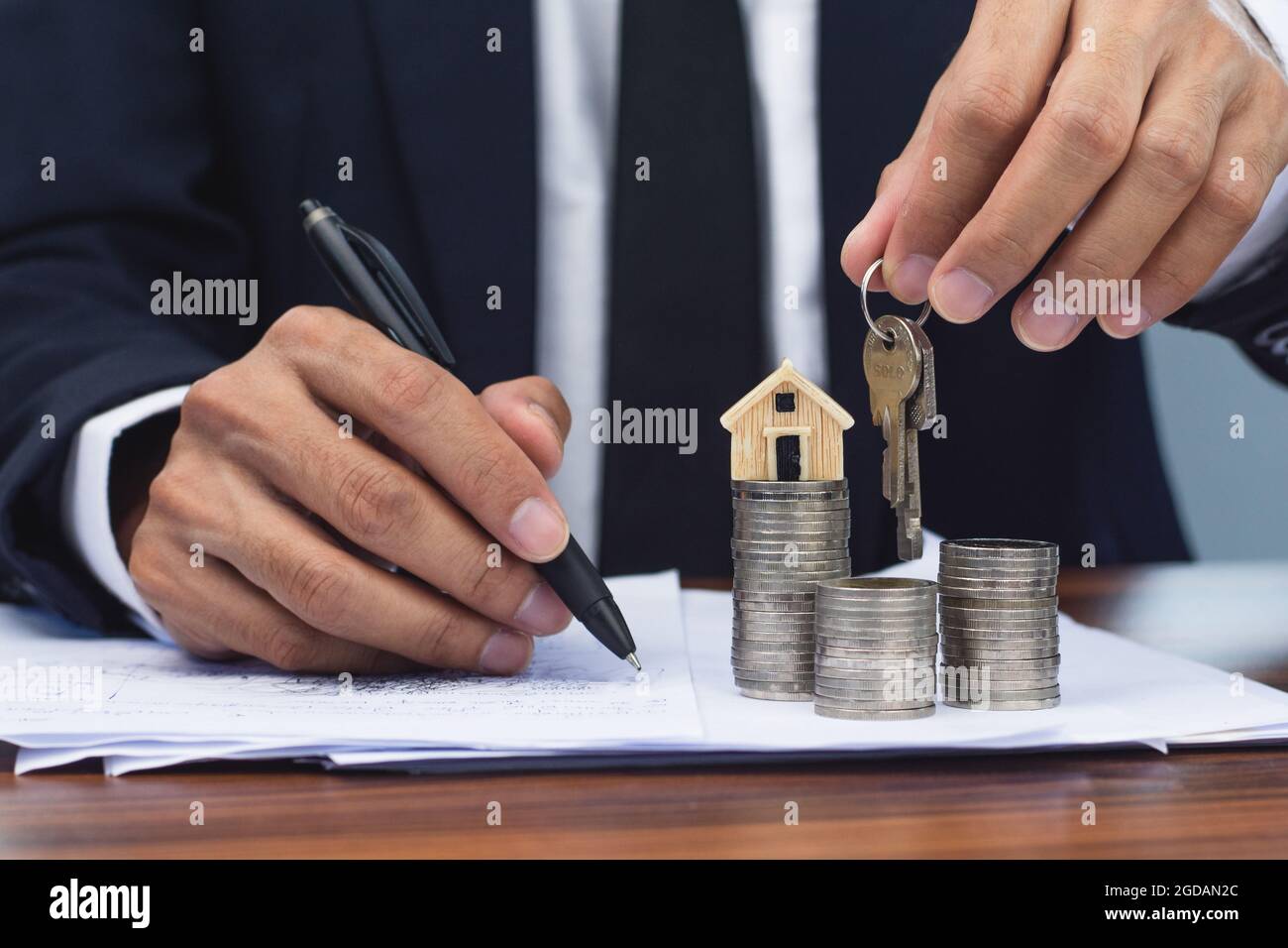 Approve payments hi-res stock photography and images - Alamy
