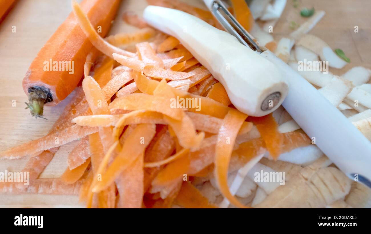 Peeling veg hi-res stock photography and images - Alamy