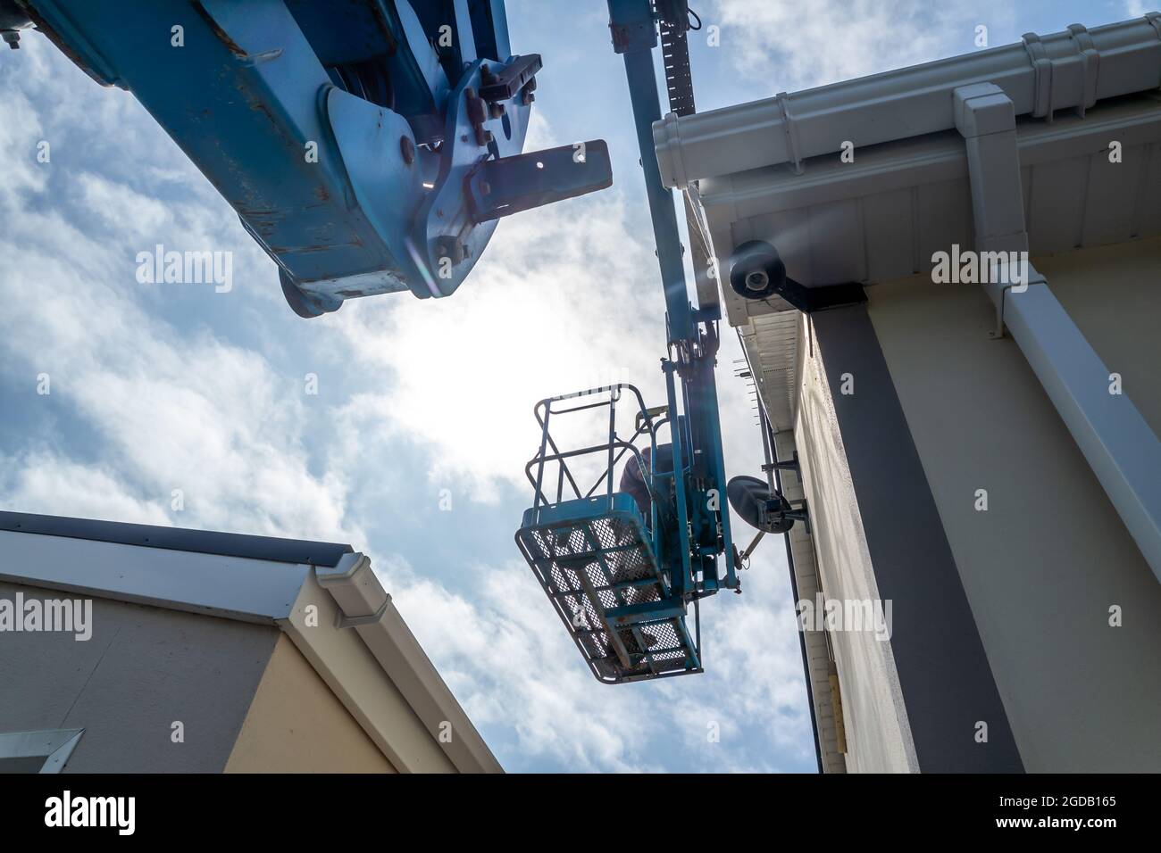 Cleaning windows cherry picker hi-res stock photography and images - Alamy