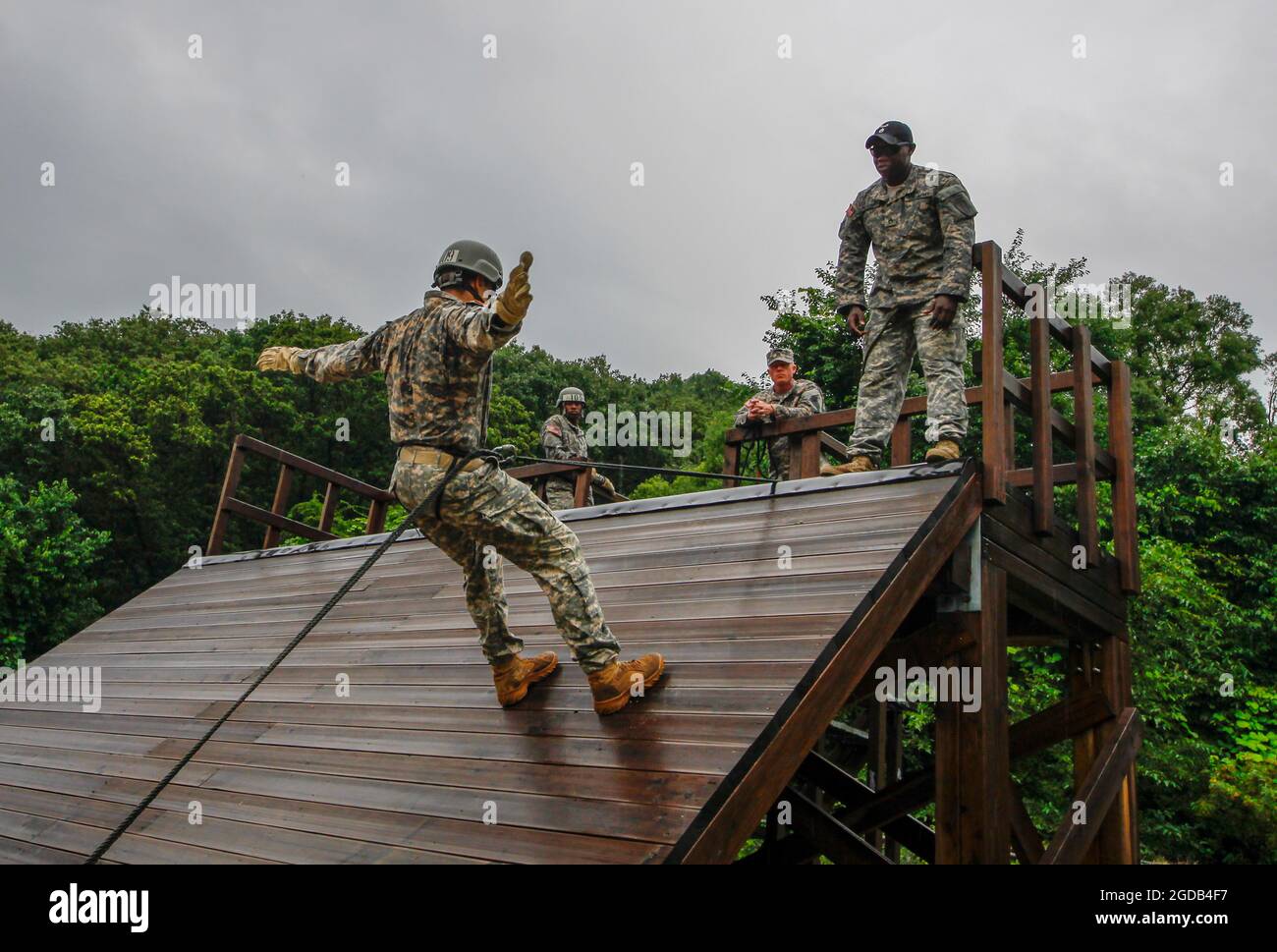 Rappel tower army hi-res stock photography and images - Alamy