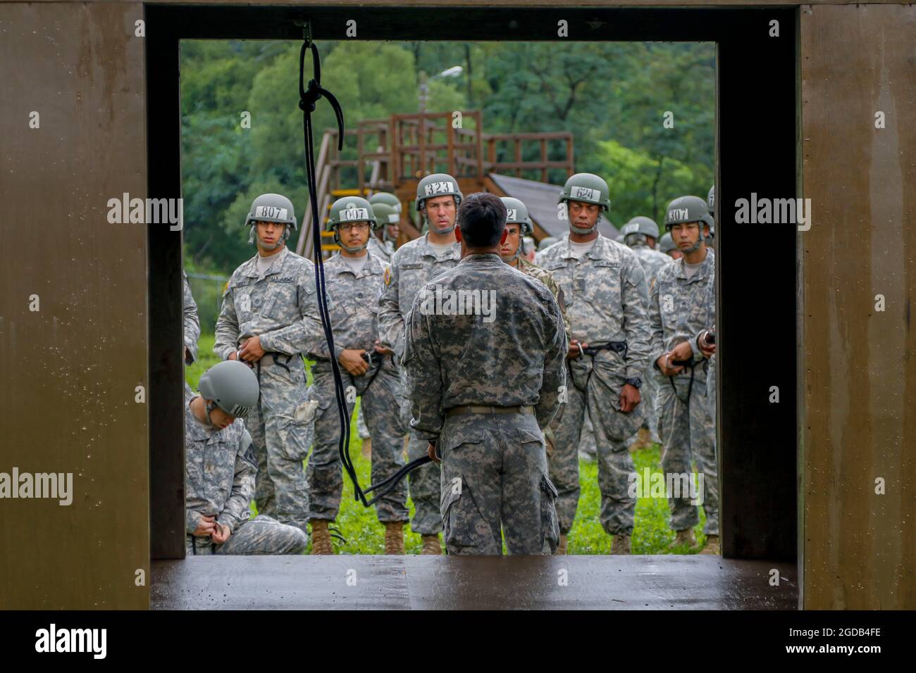 Rappel tower army hi-res stock photography and images - Alamy