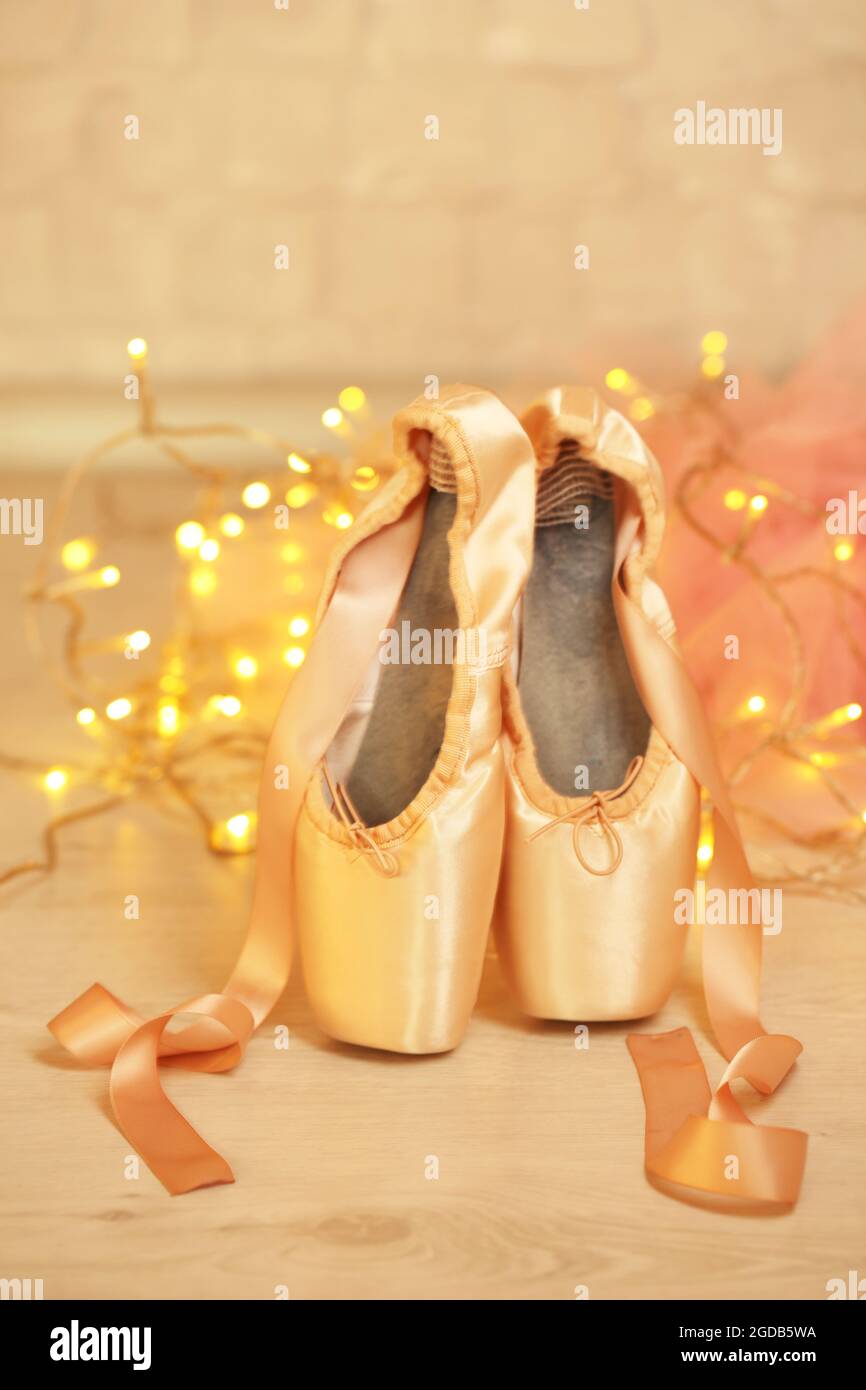 Orange Pointe Shoes