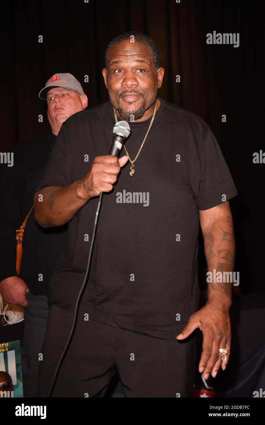 Miami, USA. 12th Aug, 2021. Former Professional boxer Riddick Bowe ...