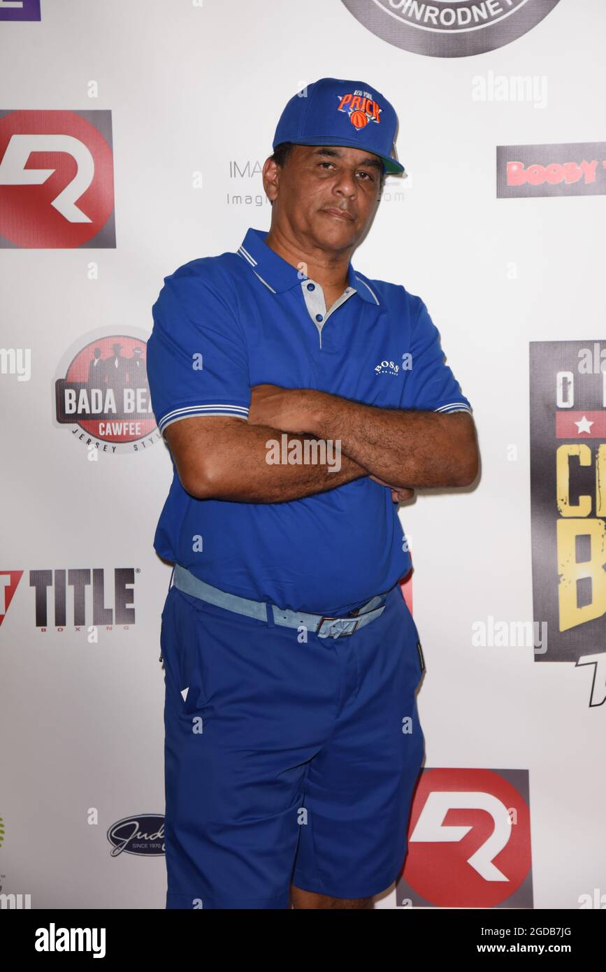 Miami, USA. 12th Aug, 2021. Logan Paul's boxing trainer Milton Lacroix ...