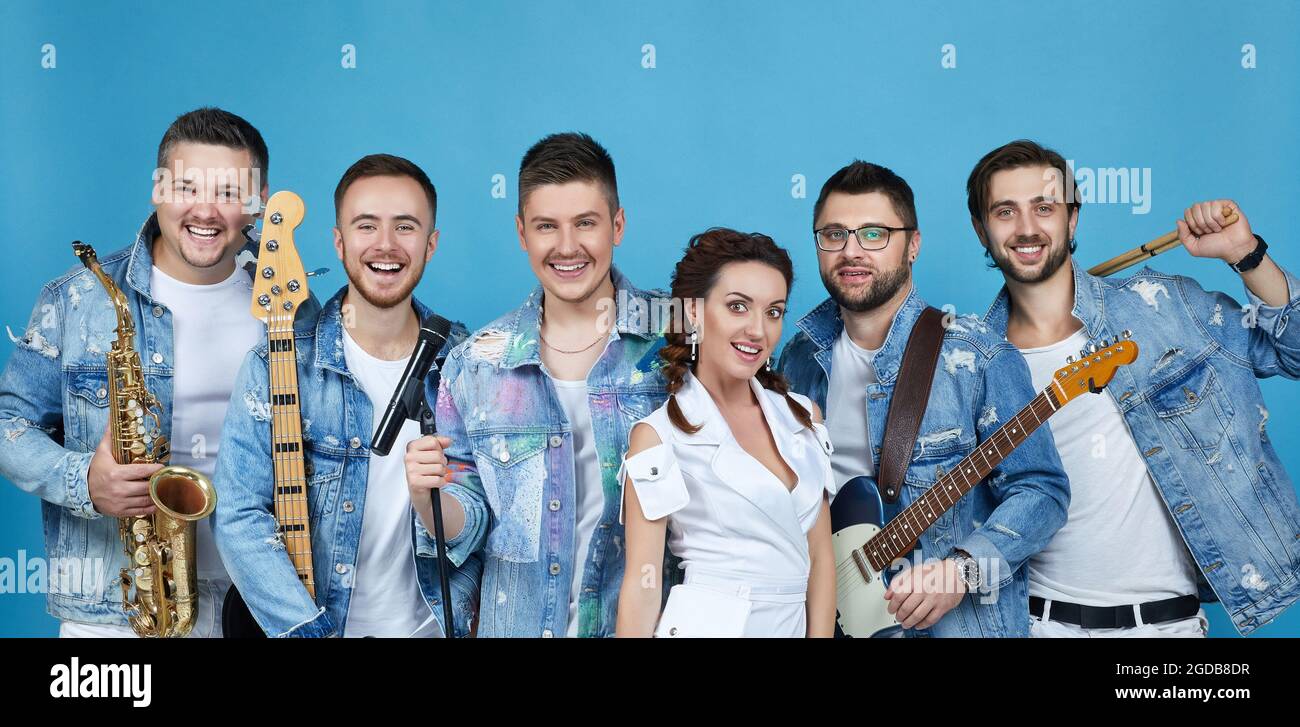 group of people musicians having fun together Stock Photo - Alamy