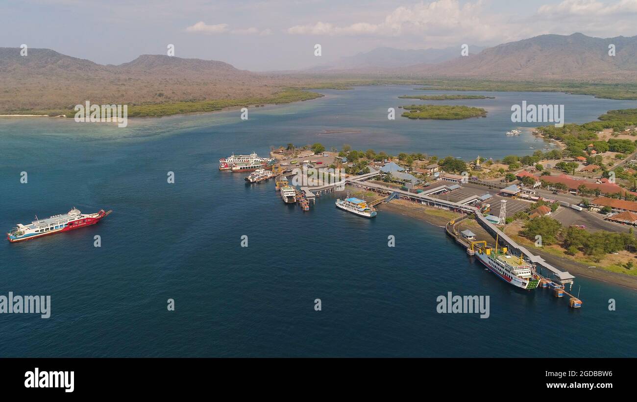 Indonesia passenger ferries hi-res stock photography and images - Alamy