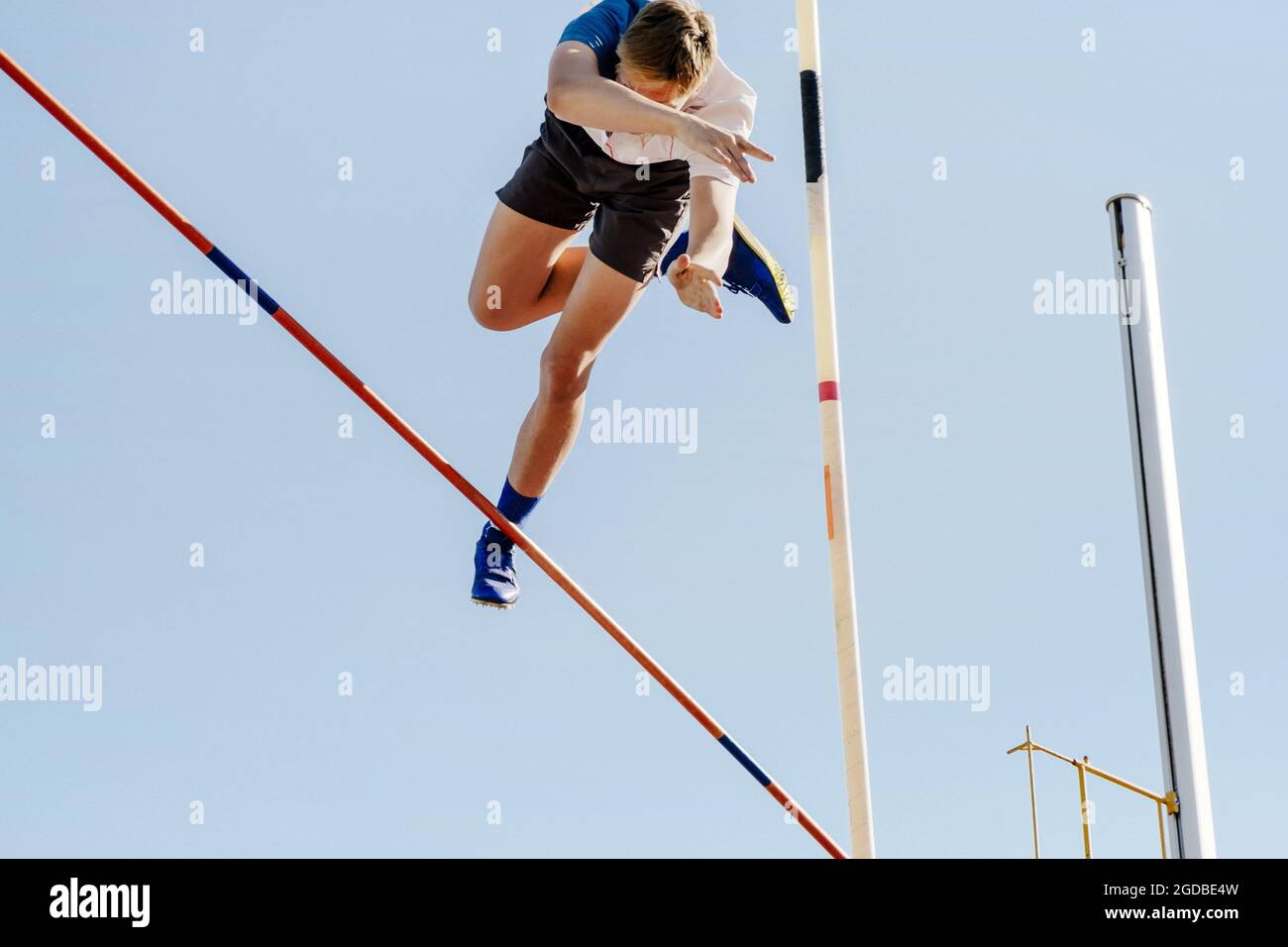 Pole vaulter bar hi-res stock photography and images - Alamy