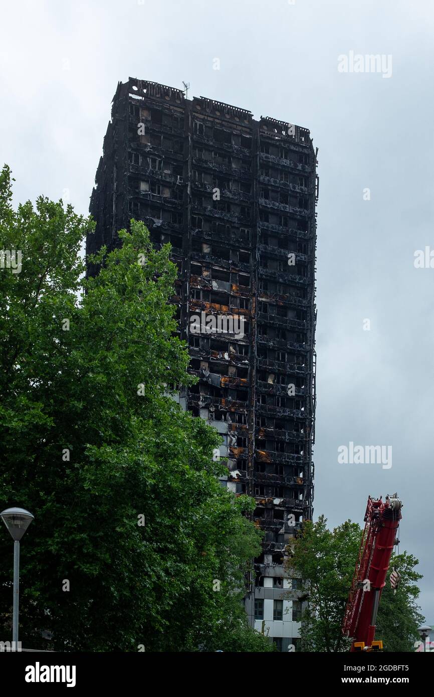 Grenfell tower memorials hi-res stock photography and images - Alamy