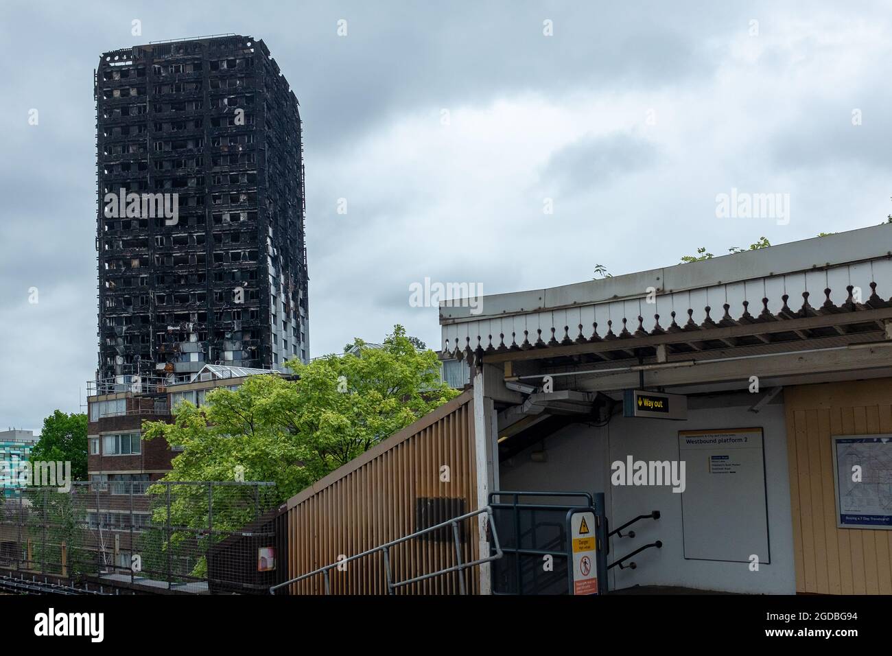 Grenfell tower memorials hi-res stock photography and images - Alamy