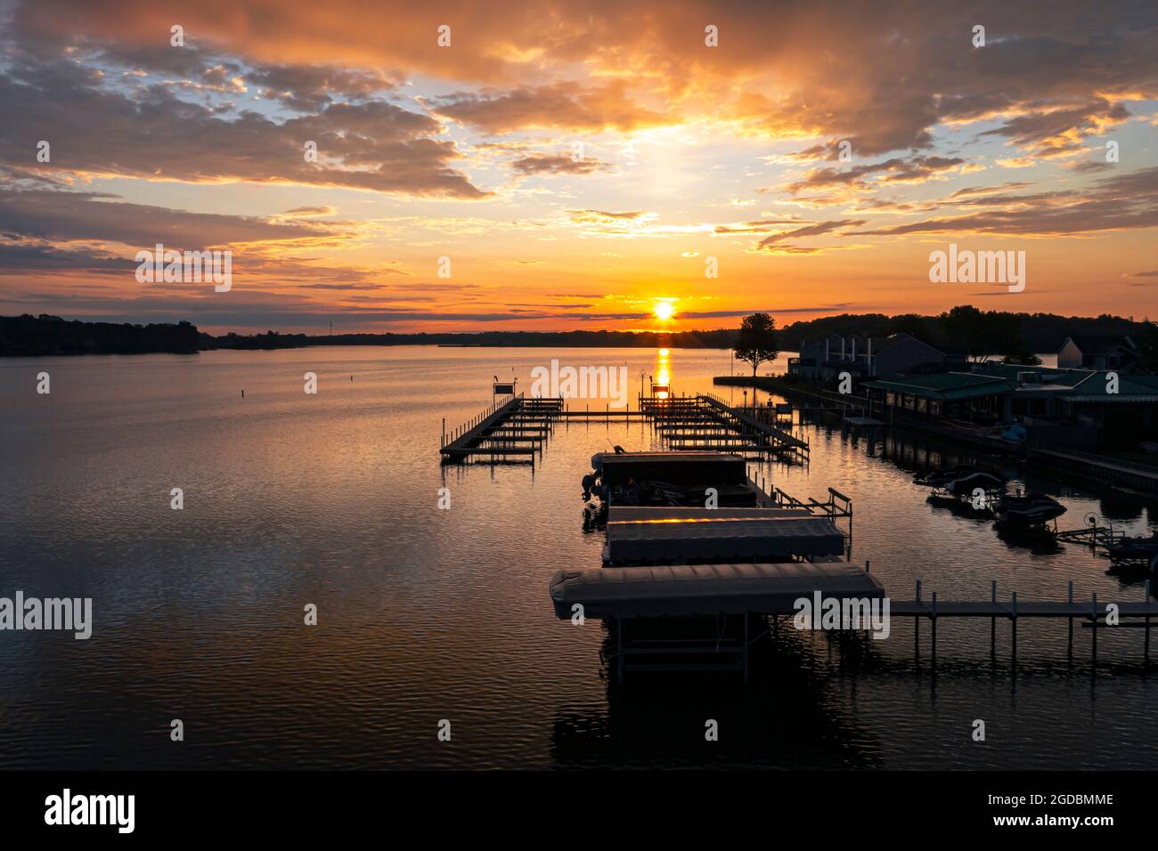Aerial Photo of a beautiful sunrise over a lake Stock Photo - Alamy