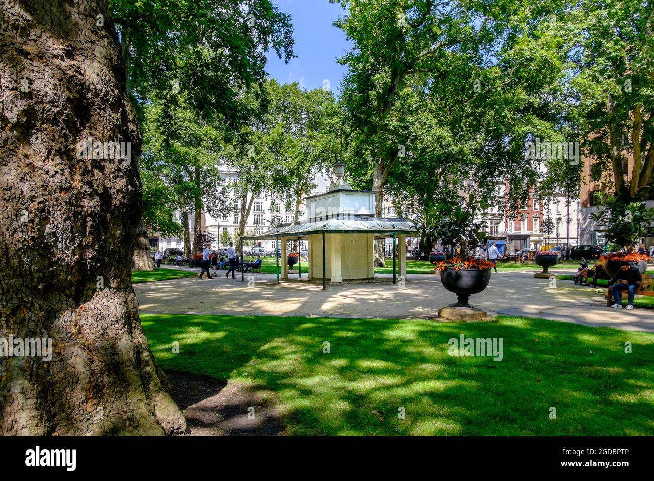 Berkeley Square Gardens, Mayfair, London, UK Stock Photo - Alamy