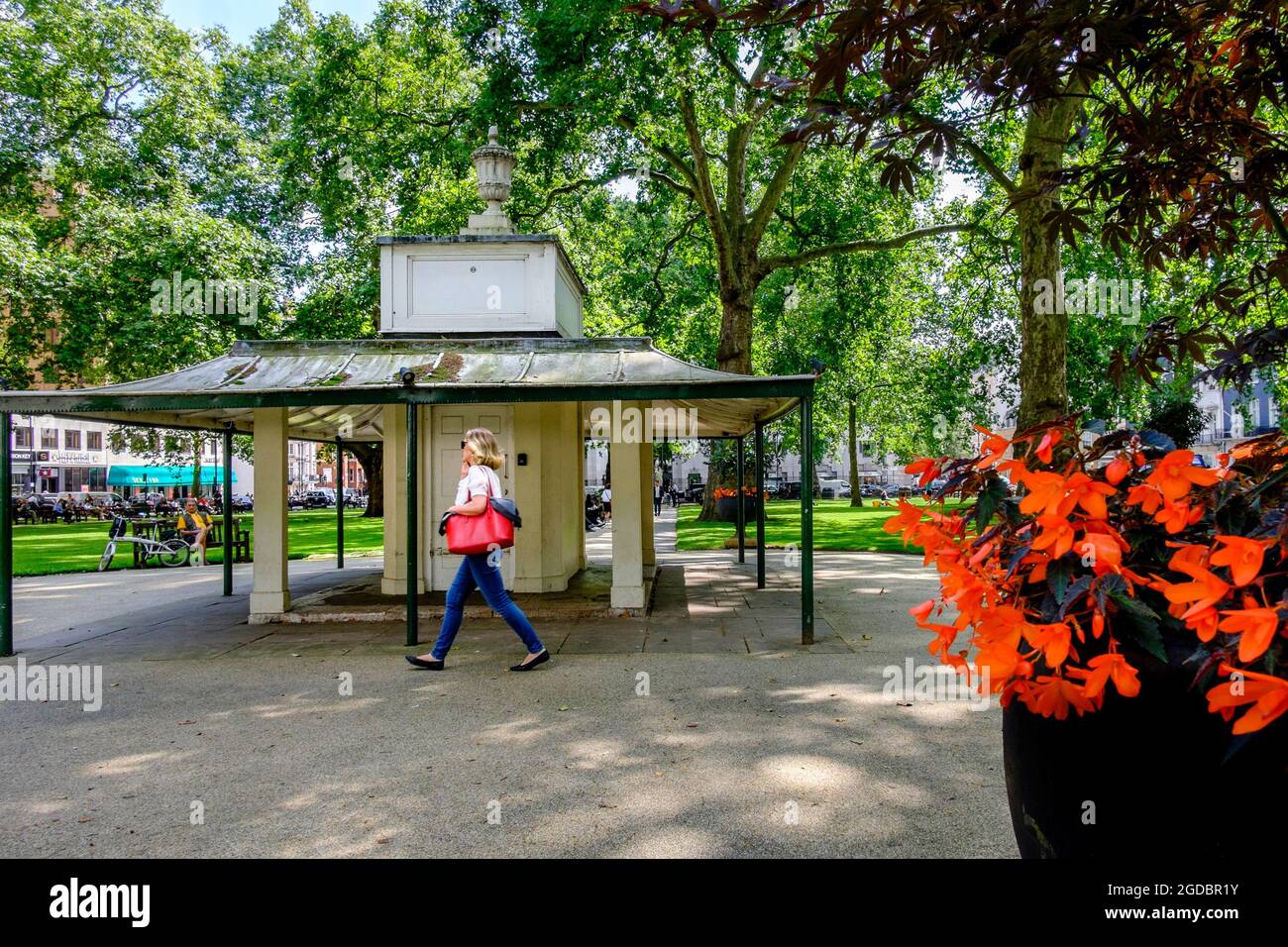 Berkeley Square Gardens, Mayfair, London, UK Stock Photo - Alamy