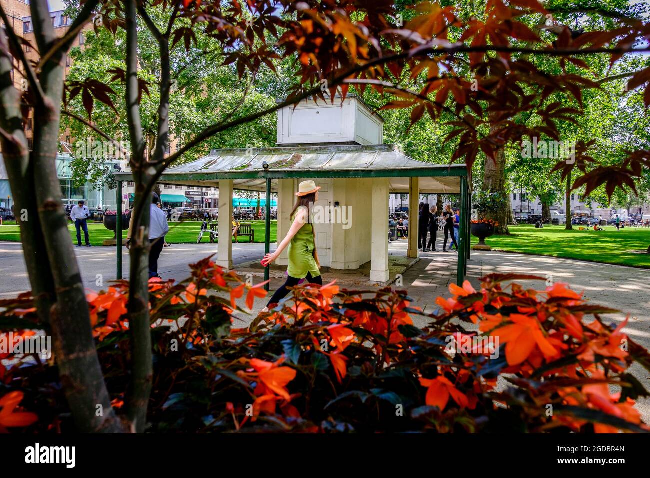 Berkeley Square Gardens, Mayfair, London, UK Stock Photo - Alamy