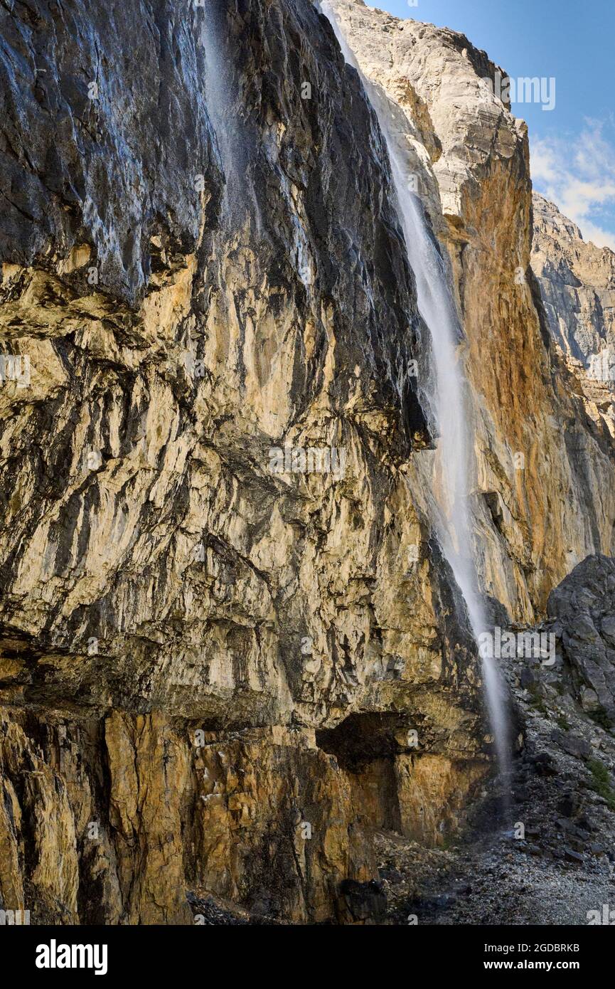 Hanging Valley Glacier High Resolution Stock Photography and Images - Alamy