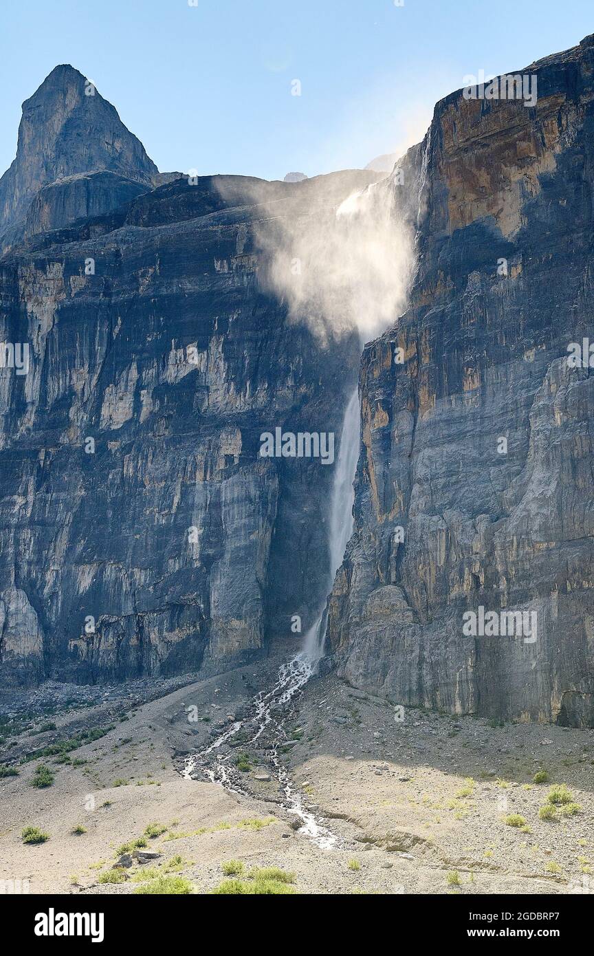 Hanging valley glacier hi-res stock photography and images - Alamy