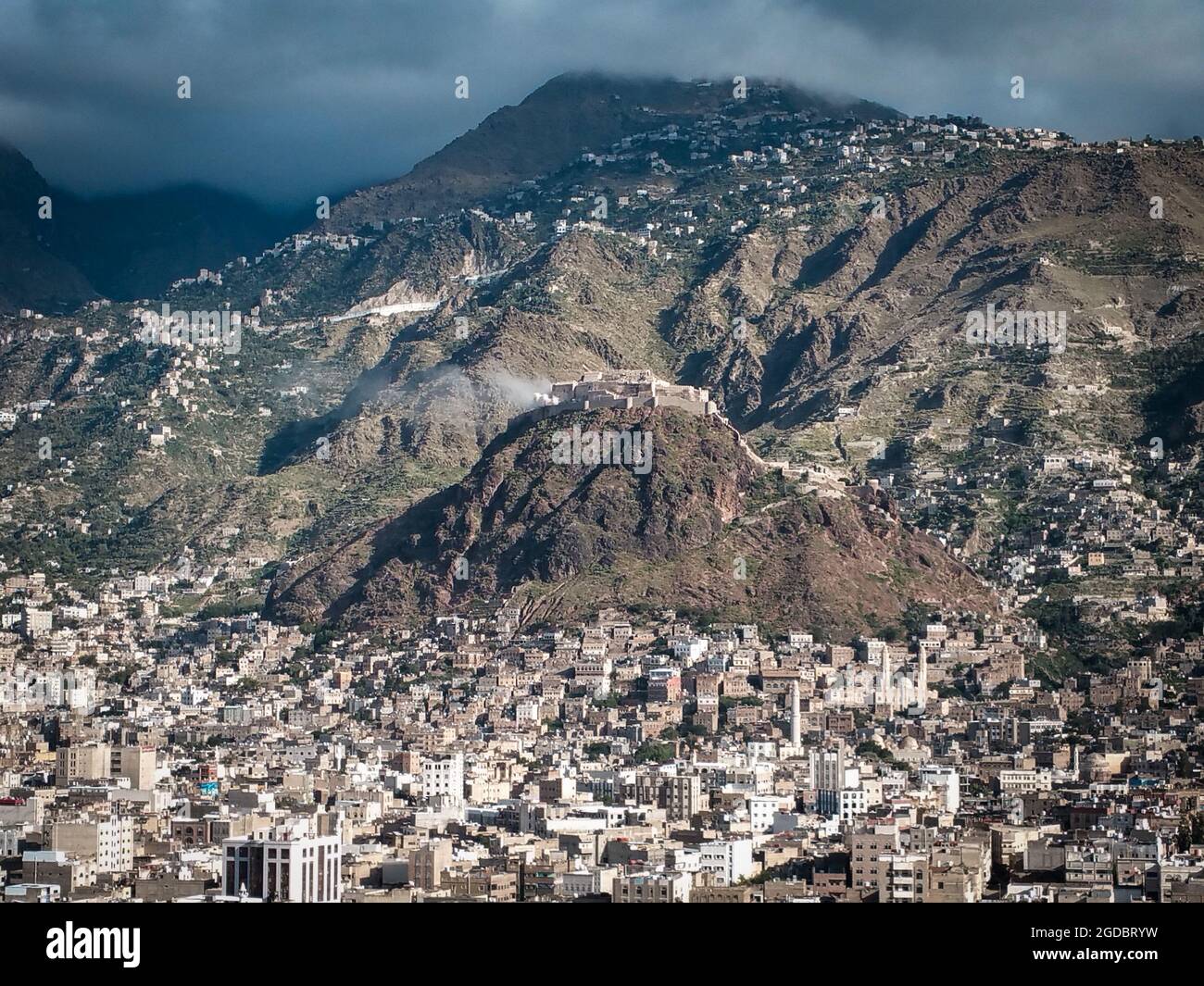 Taiz Yemen 18 Nov 2019 : The Yemeni city of Taiz, and the shelling ...