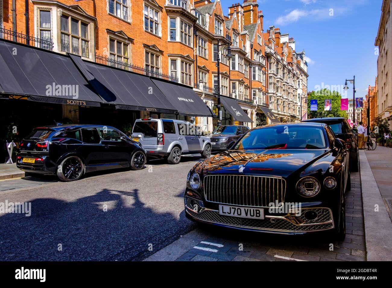 Mount Street, Mayfair, London, UK Stock Photo - Alamy