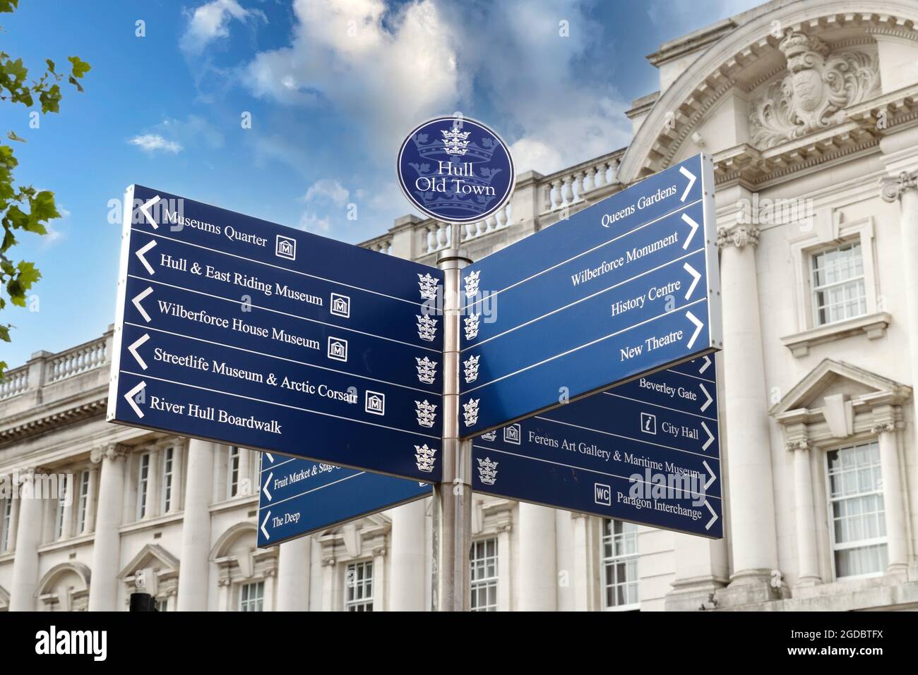 Hull Old Town - tourist street sign pointing way to landmarks, Kingston ...
