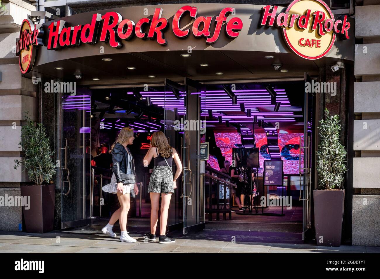 Hard rock cafe london burger hi-res stock photography and images - Alamy