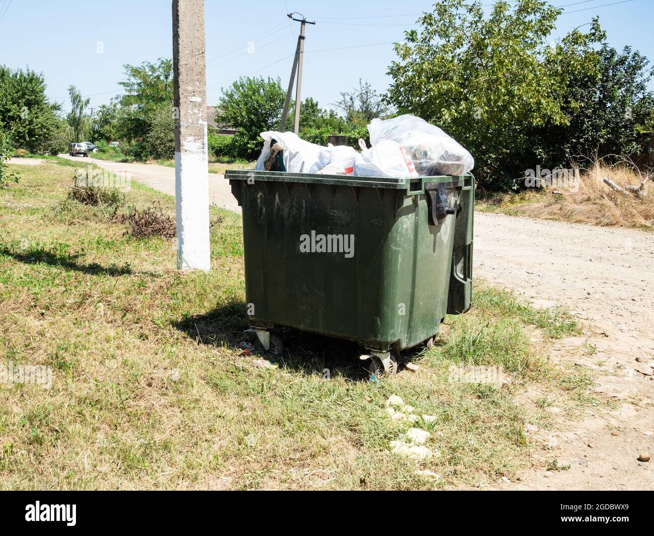 Roadside green box hi-res stock photography and images - Alamy