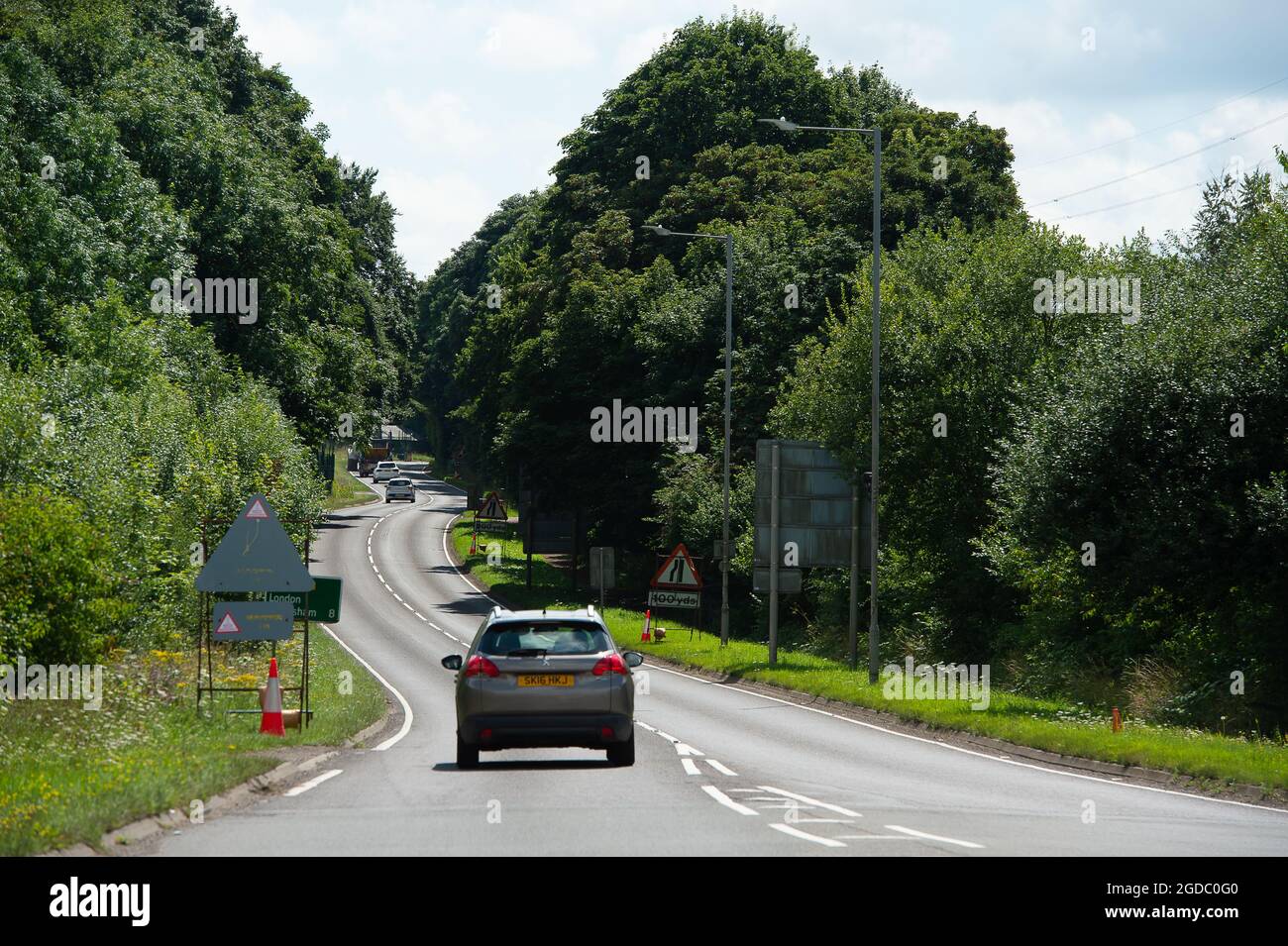 Wendover, Buckinghamshire, UK. 10th August, 2021. The tree lined A413 ...