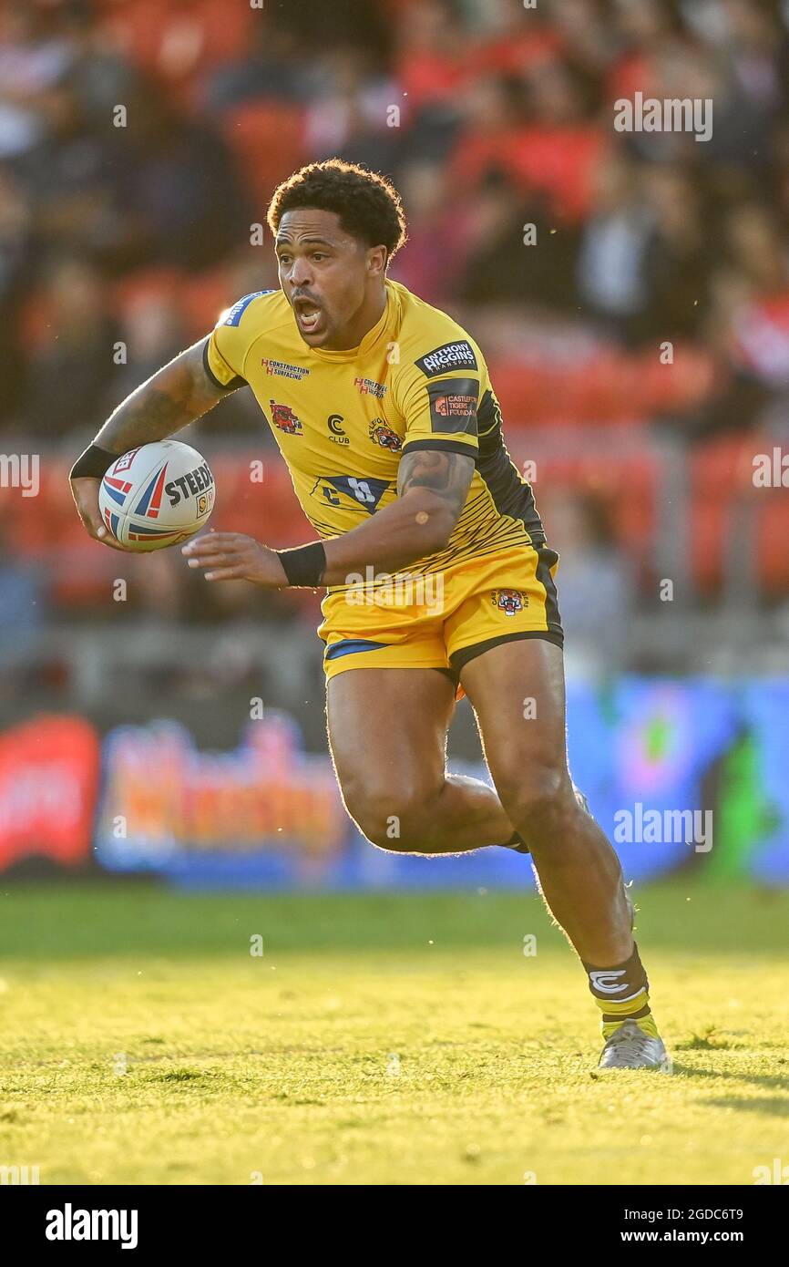 Jordan Turner (25) of Castleford Tigers in action Stock Photo - Alamy