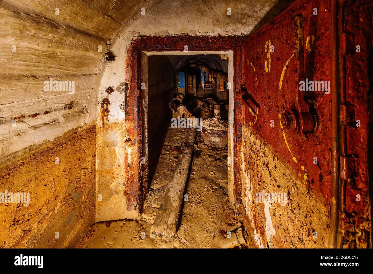 Nuclear bunker gate hi-res stock photography and images - Alamy