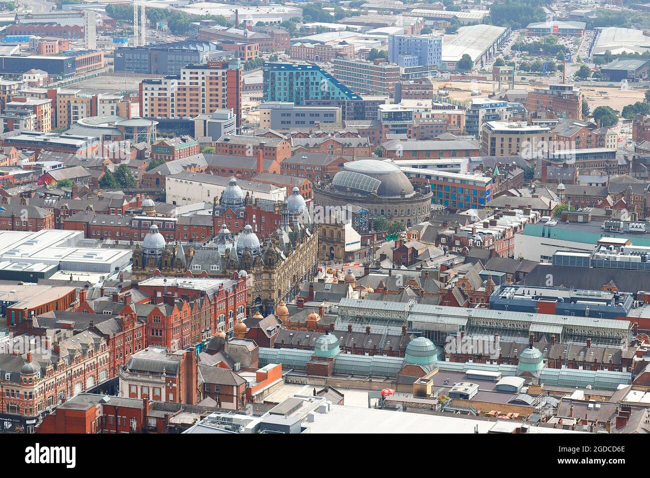 Views of leeds city centre hi-res stock photography and images - Alamy