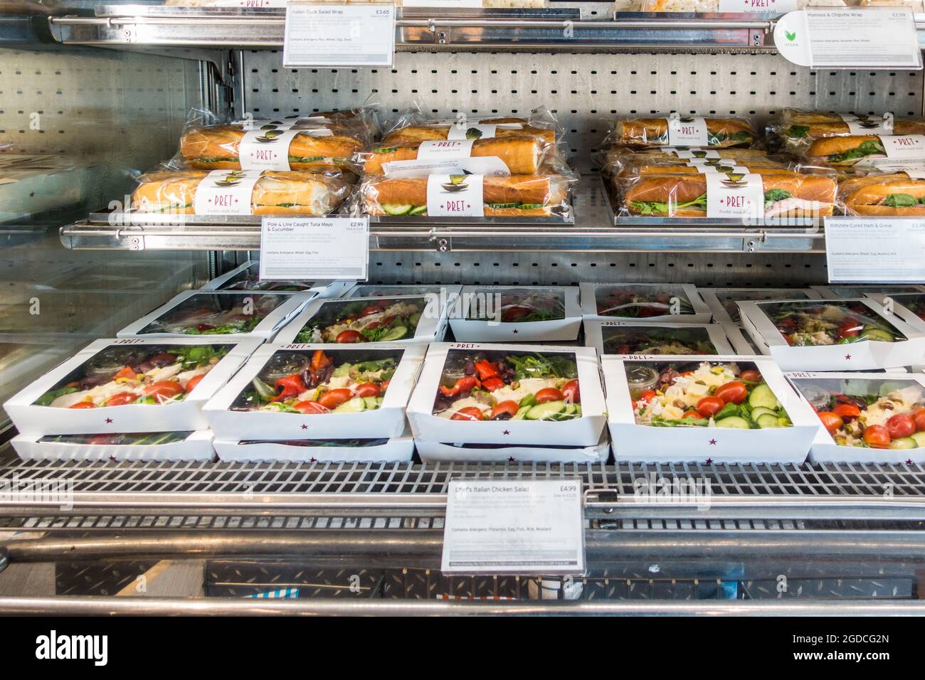 Pret food display counter Stock Photo - Alamy