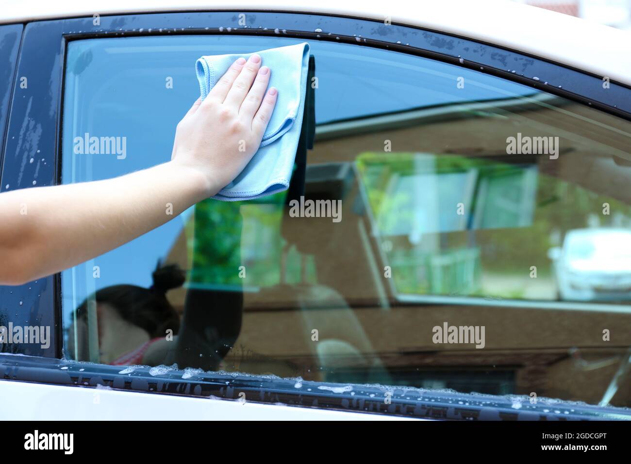 Outdoor car wash Stock Photo - Alamy