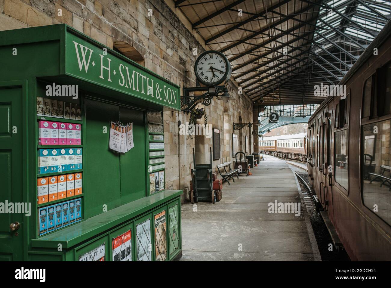 Whitby railway station hi-res stock photography and images - Alamy