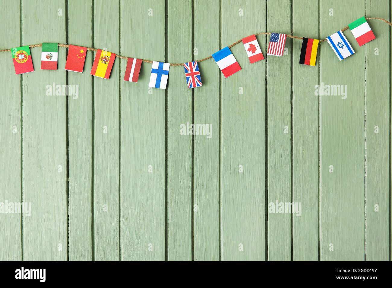 Garland flags different countries hi-res stock photography and images ...