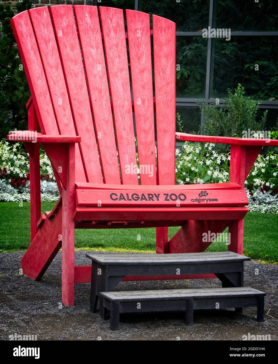 Big red chair hi-res stock photography and images - Alamy
