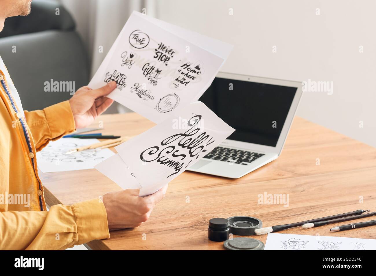 Calligrapher person hi-res stock photography and images - Alamy