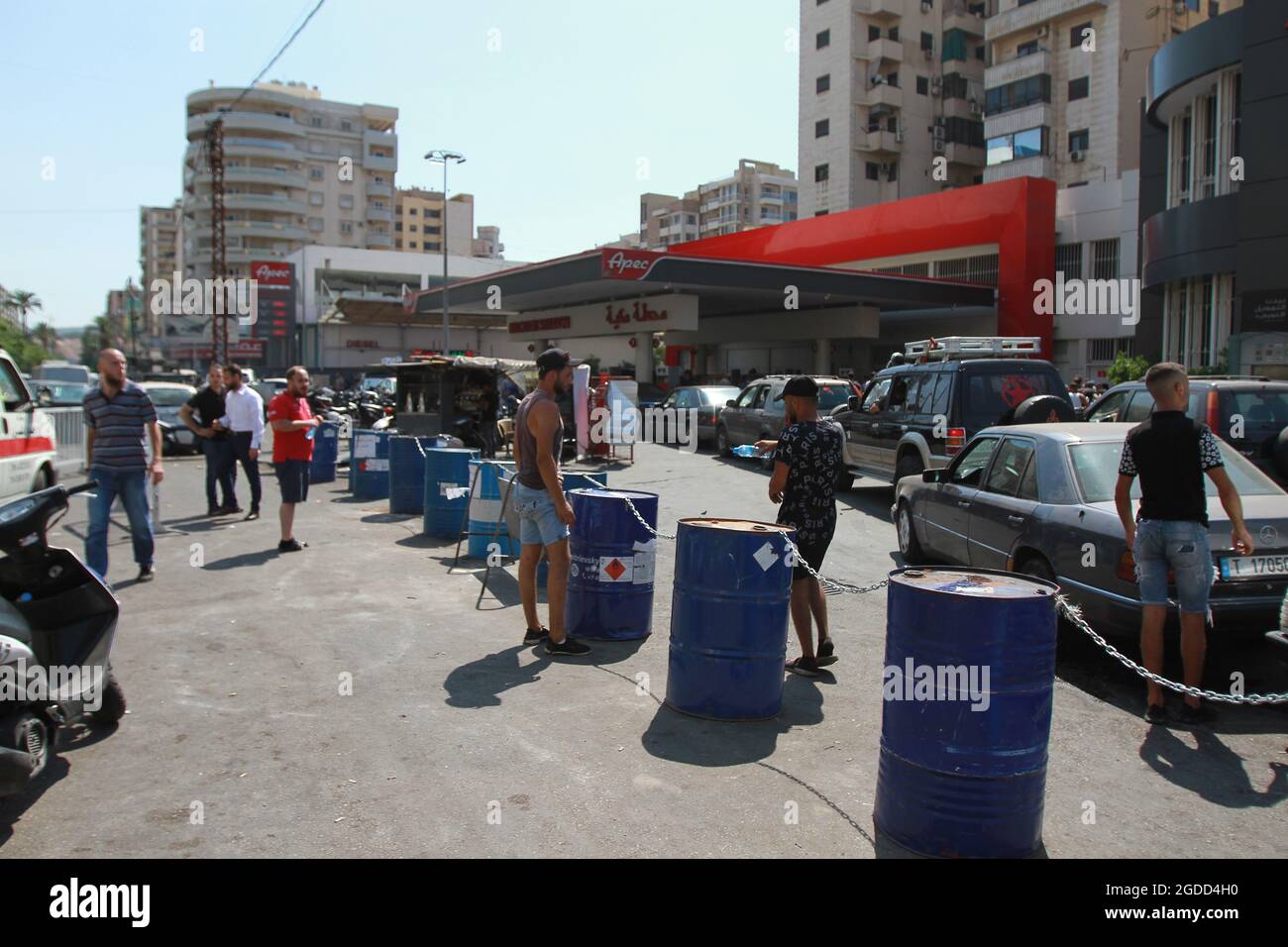 Fuel crisis in lebanon hi-res stock photography and images - Alamy