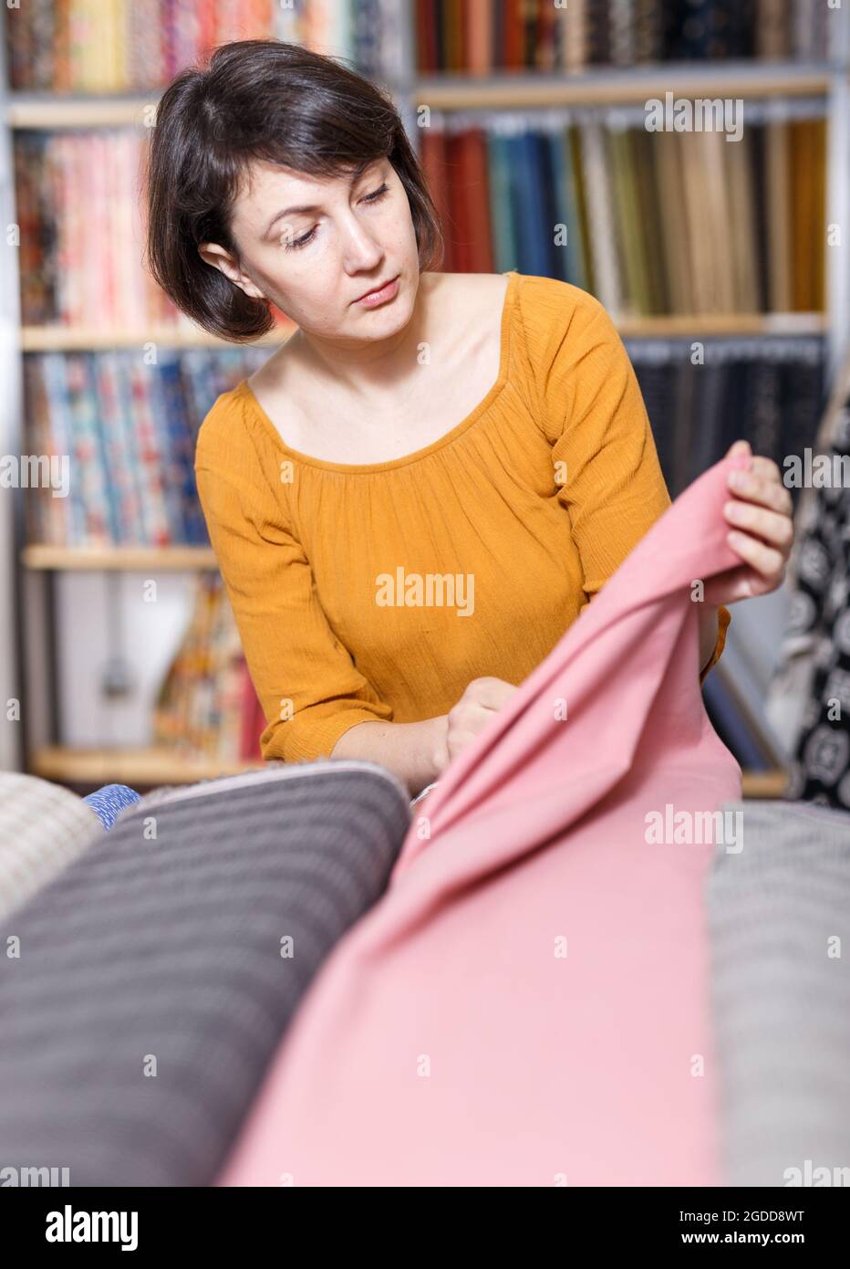 Cloth on bolts hi-res stock photography and images - Alamy