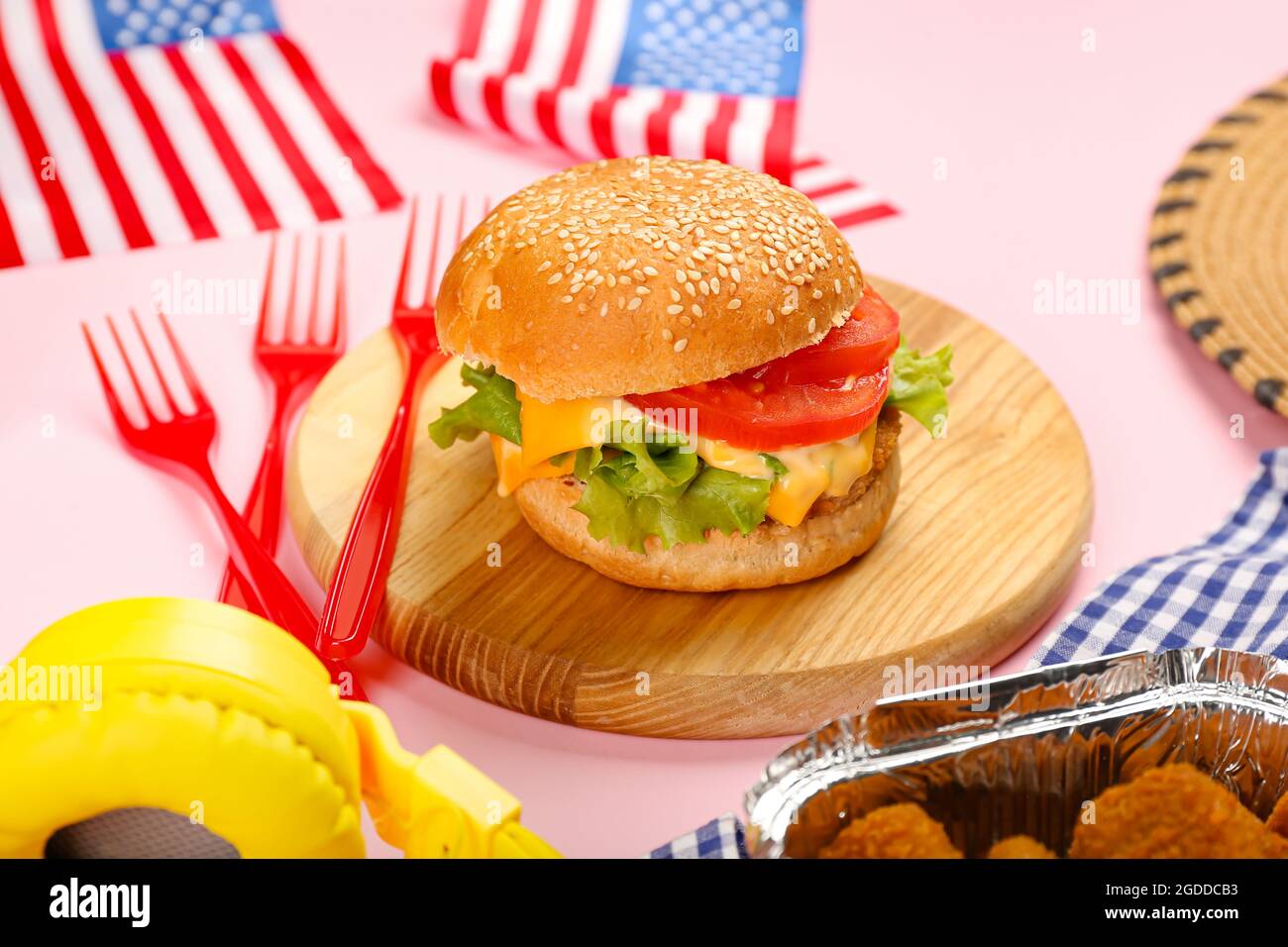 Traditional american burger hi-res stock photography and images - Alamy