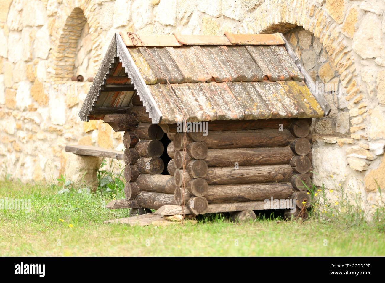 Old retro wooden shack Stock Photo - Alamy