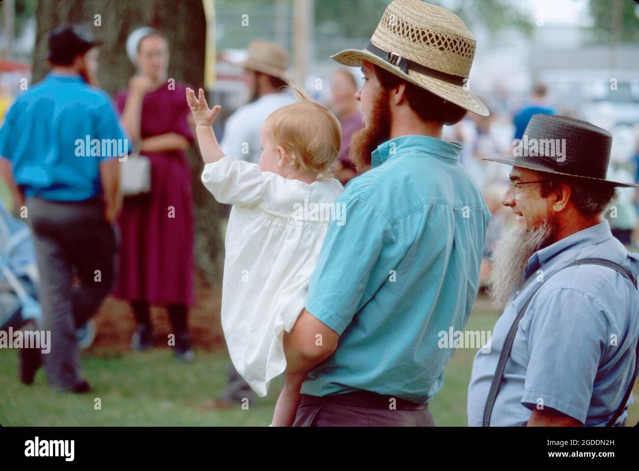 Amish men ohio hi-res stock photography and images - Alamy