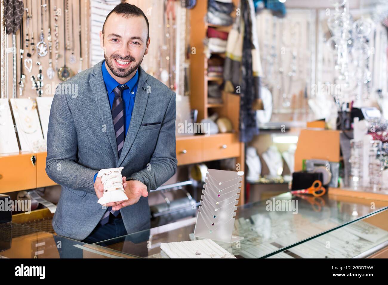 Man Selling Jewelry High Resolution Stock Photography and Images - Alamy