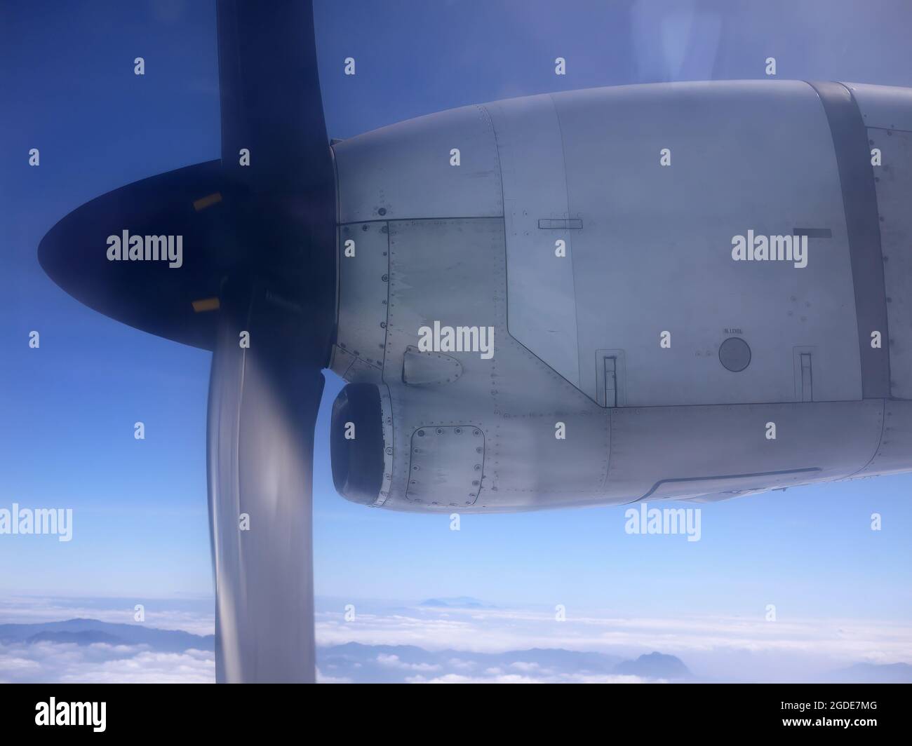 Twin turboprop hi-res stock photography and images - Alamy