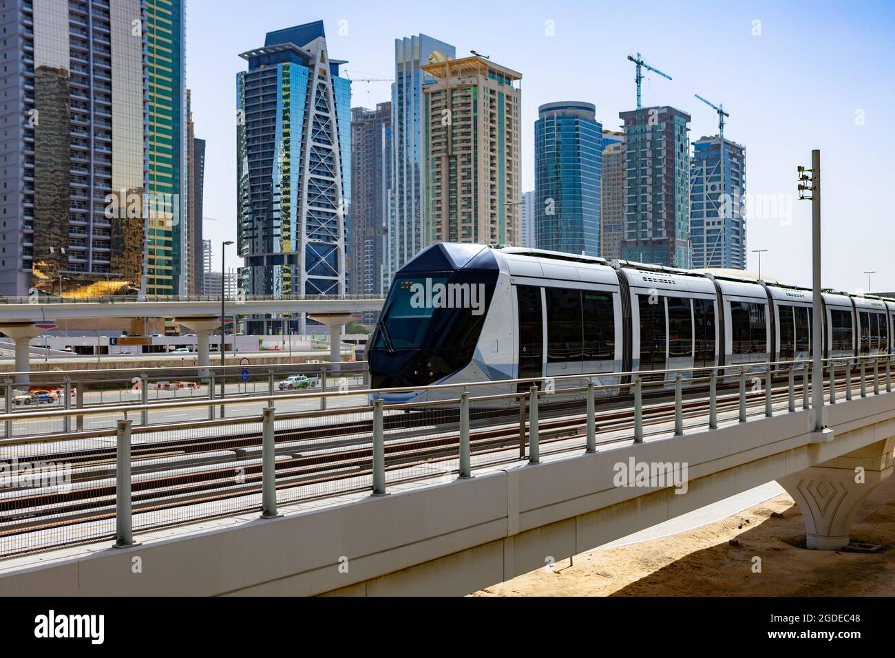 Metro railway train in Dubai city in UAE Stock Photo - Alamy