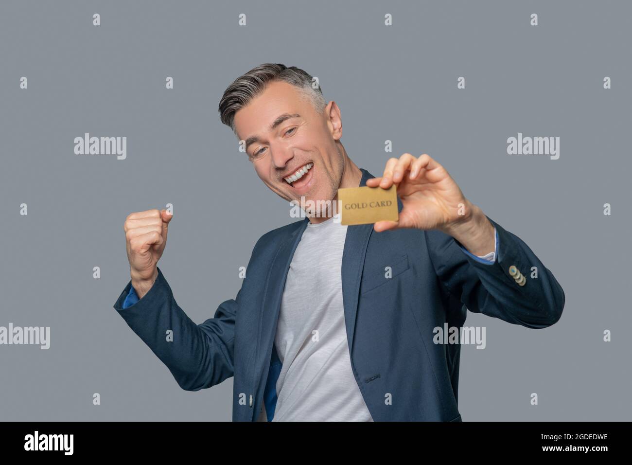Gold bank card hi-res stock photography and images - Alamy